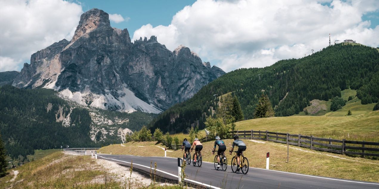 Passes Dolomites Bike Day: Campolongo, Valparola, Falzarego